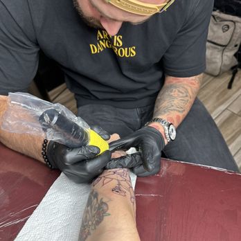 OLD TOWN INK - Updated December 2025 - 231 Photos & 199 Reviews - 7154 ...