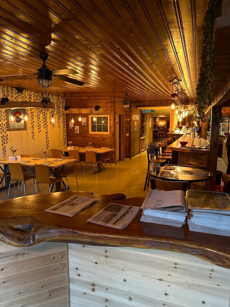 BEEZA’S RESTAURANT & PUB - Updated January 2026 - 215 Main St ...