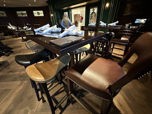 YELLOW PONY PUB & GARDEN - Updated March 2025 - 220 Photos & 137 ...