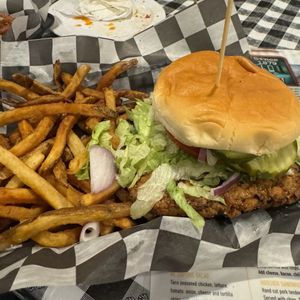CHECKERED FLAG TAVERN - Updated June 2024 - 352 Photos & 140 Reviews ...