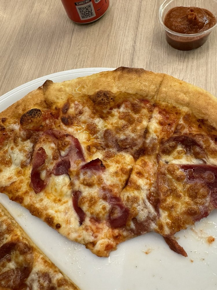 FIVE PIZZA - Updated May 2024 - 2 Pl de l'esplanade, Strasbourg, France ...