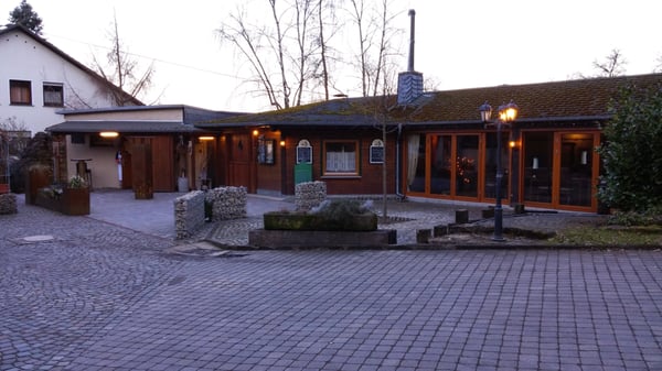 WEINSFELDER HOF - Weinsfelderhof, Gilzem, Rheinland-Pfalz, Germany ...