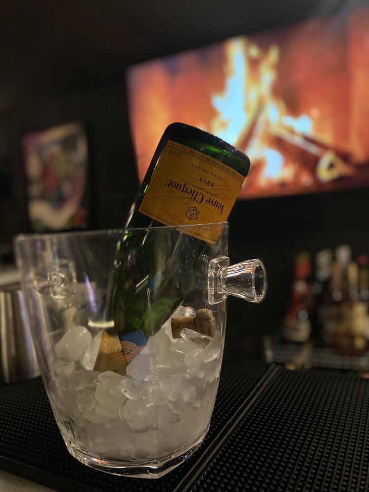 THE LIV’N ROOM - Updated December 2025 - 62 Photos & 30 Reviews - 3520 ...