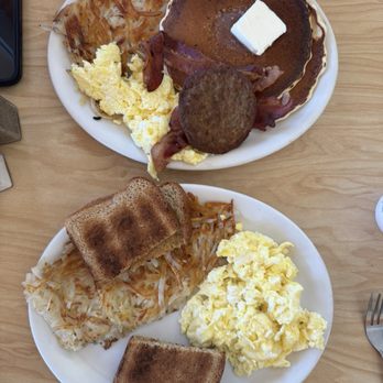 DELIA’S RESTAURANT - Updated April 2025 - 396 Photos & 641 Reviews ...