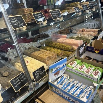 GOLDEN ROASTERY - Updated November 2025 - 283 Photos & 90 Reviews ...