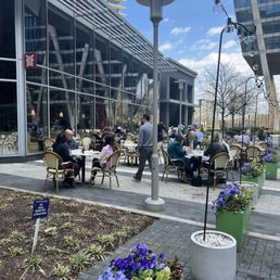 FOUNDING FARMERS RESTON STATION - Updated October 2025 - 1450 Photos ...