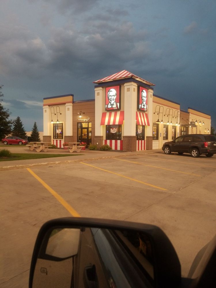 KFC - Updated July 2025 - 19 Reviews - 1335 US Highway 10, Detroit ...