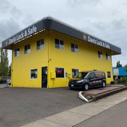 Keys & Locksmiths - DAVIS LOCK & SAFE - 37 Photos & 58 Reviews - 3880 SW 170th Ave, Beaverton ...