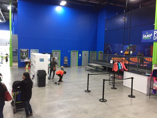 AIR RIDERZ TRAMPOLINE PARK - Updated April 2024 - 13 Photos - 250 Don ...