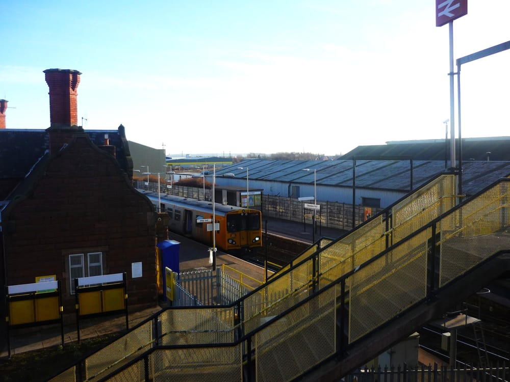 ELLESMERE PORT RAILWAY STATION - Whitby Road, Ellesmere Port, Cheshire ...
