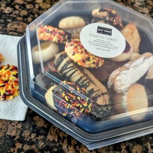 QUEENS BAKING COMPANY - Updated May 2025 - 38 Photos & 88 Reviews - 1296 W 9th St, Upland ...