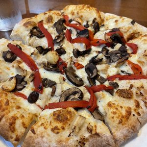 ROCCA PIZZERIA - Updated June 2024 - 522 Photos & 331 Reviews - 3897 ...