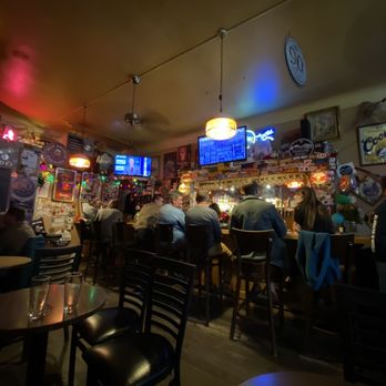 TOWN PUMP - Updated December 2025 - 33 Photos & 61 Reviews - 124 N ...