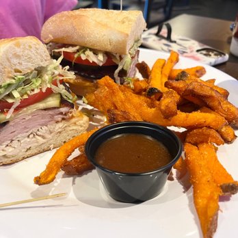 CORNER 16 - Updated December 2025 - 220 Photos & 325 Reviews - 1640 Bob ...