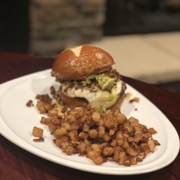 FINN’S - 140 Photos & 97 Reviews - 2707 E 32nd St, Joplin, Missouri ...