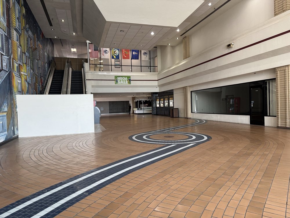 MANCHESTER MALL - Updated August 2025 - 3302 N Blackstone Ave, Fresno ...