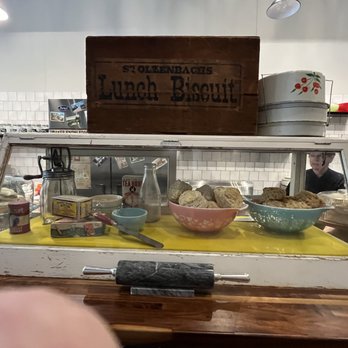 SALT BLOCK BISCUIT COMPANY - 148 Photos & 66 Reviews - 115 E 3rd St ...