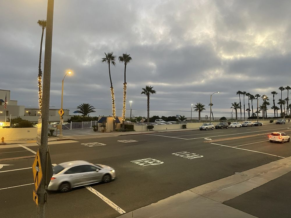 HUNTINGTON SURF INN - Updated June 2026 - 72 Photos & 88 Reviews - 720 ...