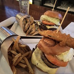 CITIZEN BURGER BAR - 212 E Main St, Charlottesville, Virginia - 656 ...