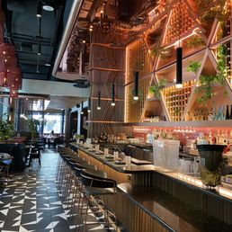 PLANTA QUEEN CHICAGO - Updated January 2025 - 1685 Photos & 494 Reviews ...