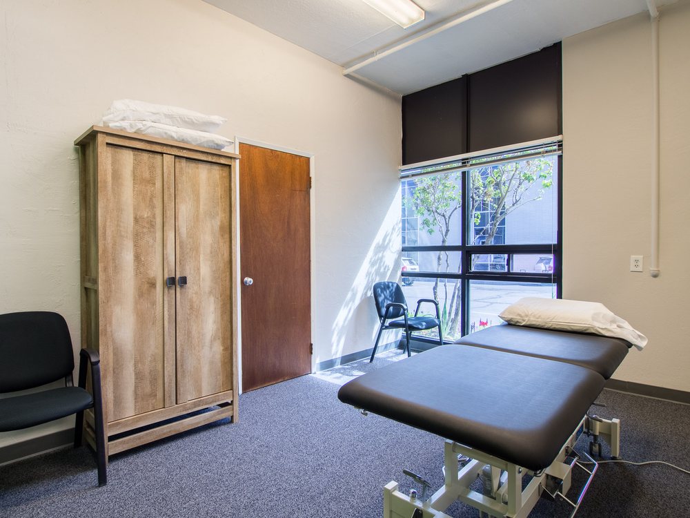 BATTLE BORN HEALTH - Updated October 2025 - 12 Photos - 6880 S Mccarran ...