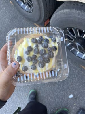 LOCALS DONUTS - Updated July 2025 - 26 Photos & 19 Reviews - 2272 ...