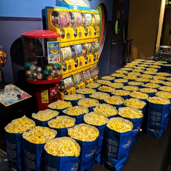 CINEPLEX CINEMAS QUEENSWAY AND VIP - Updated April 2025 - 200 Photos ...