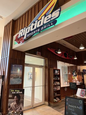 RIPTIDES SPORTS GRILL - Updated June 2024 - 151 Photos & 104 Reviews ...