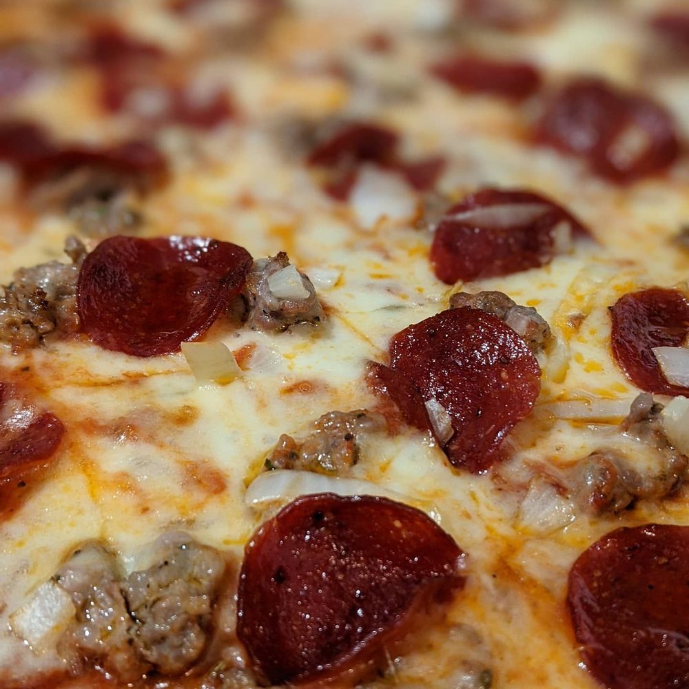 LISA’S PIZZERIA - Updated May 2025 - 77 Photos & 176 Reviews - 2961 N ...