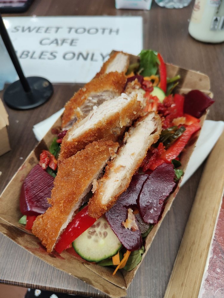 SWEET TOOTH CAFE - 1 Perry St, Batemans Bay New South Wales, Australia ...