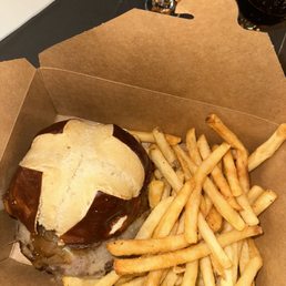 OPEN OUTCRY BREWING COMPANY - Updated July 2025 - 275 Photos & 290 ...