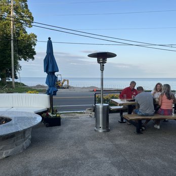 WAVE LAKESIDE DINING - Updated January 2026 - 86 Photos & 29 Reviews ...