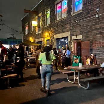 THE DEW DROP INN - Updated August 2024 - 86 Photos & 110 Reviews - 2801 ...