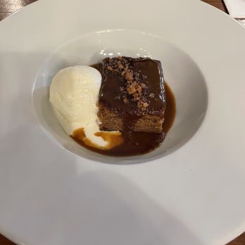 HOWIES - Updated May 2024 - 265 Photos & 177 Reviews - 10-14 Victoria ...