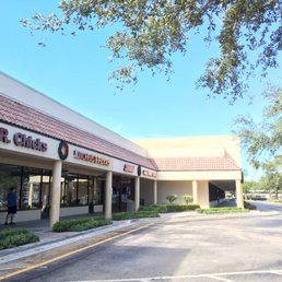 C R CHICKS - GARDENS TOWN SQUARE - Updated October 2025 - 44 Photos & 90 Reviews - 4234 ...