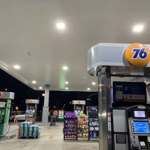 ROCKET 76 - Updated January 2025 - 122 N Lake Ave, Pasadena, California ...