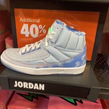 NIKE COMPANY STORE - Updated September 2024 - 628 Photos & 473 Reviews ...