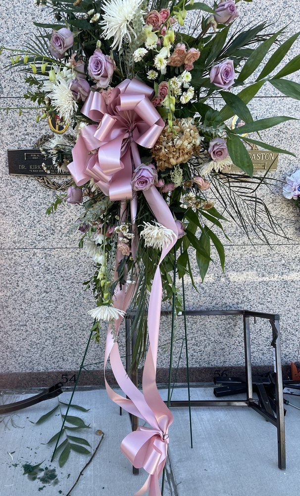 PEREGRIN’S FLORIST & DECORATIVE SERVICE - Updated November 2025 - 15 ...