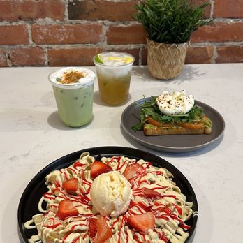 LUNE CAFE - Updated January 2025 - 136 Photos & 78 Reviews - 107 1st ...