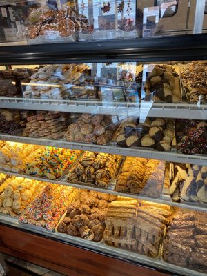 CAPRI BAKERY - Updated May 2024 - 47 Photos & 68 Reviews - 3434 Merrick ...