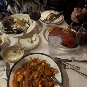 COACH LIGHT INN - Updated December 2025 - 32 Photos & 22 Reviews - 5555 ...