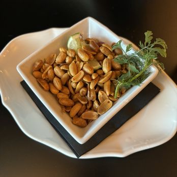 THE EDMON - Updated July 2024 - 558 Photos & 338 Reviews - 5168 Melrose ...