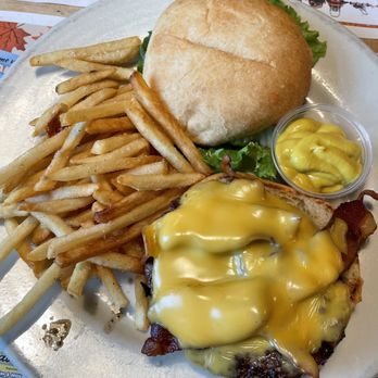 GINGER HILL TAVERN - Updated November 2025 - 33 Photos & 94 Reviews ...