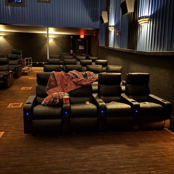 AMC PERU MALL 8 - Updated October 2025 - 21 Photos & 28 Reviews - 3940 ...