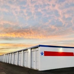 AMERICAN EAGLE SELF STORAGE - 32 Photos & 27 Reviews - 8810 Cuyamaca St ...
