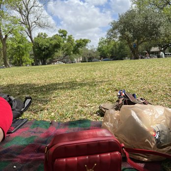 MENIL PARK - Updated November 2025 - 57 Photos & 40 Reviews - 1450 ...