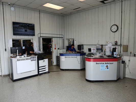 HAWK AUTO PERU - Updated December 2025 - 17 Photos - 3675 Frontage Rd ...