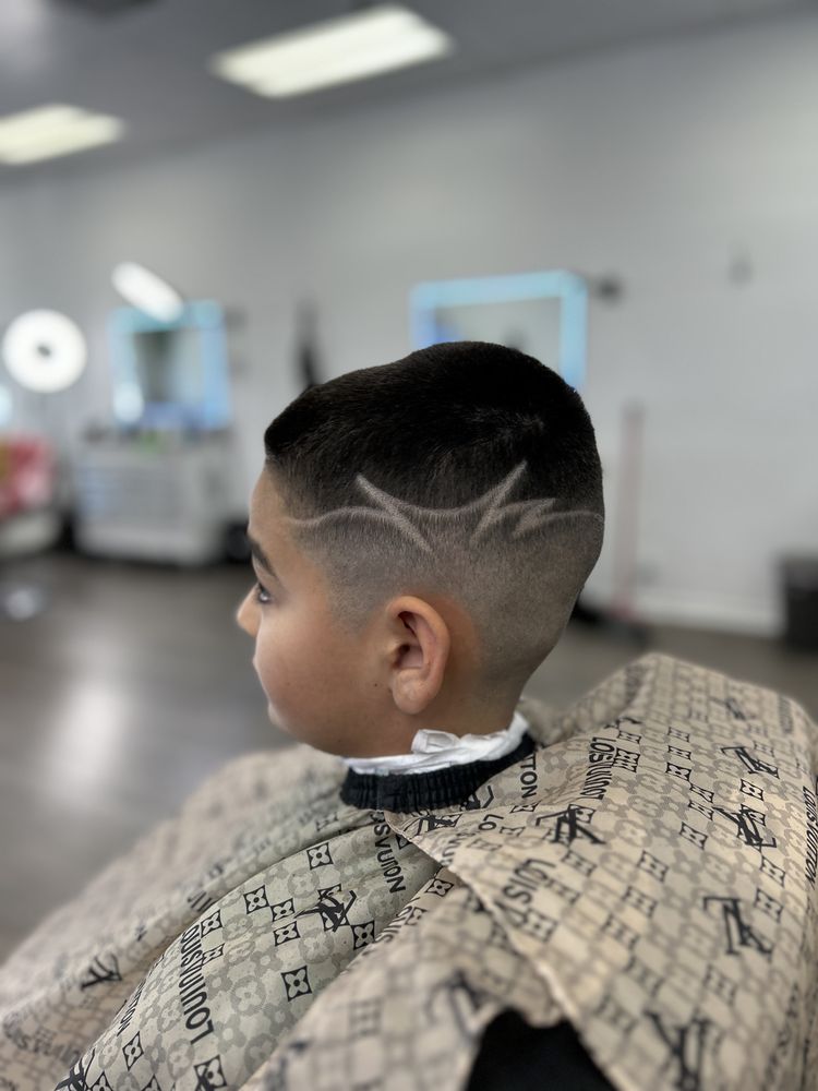 LUIS THE BARBER - Updated June 2024 - 35 Photos - 199 S Golden State ...