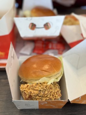 MACHO BURGER - Updated July 2025 - 300 Photos & 158 Reviews - 927 E ...