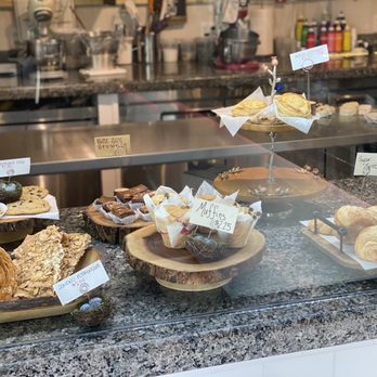 CHEZ PIERRE FRENCH BAKERY AND CAFE ON HARRISON, LAKEVIEW - Updated ...